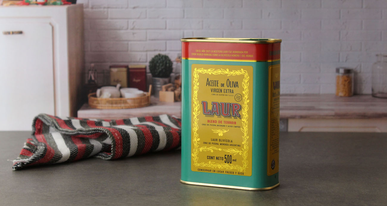 Laur presenta su aceite de oliva en una original lata vintage – FAMILIA ...